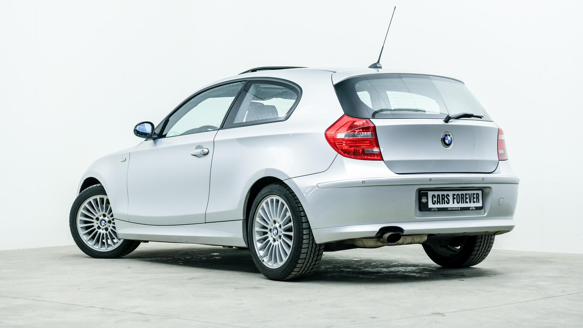 BMW 118i - Cars Forever