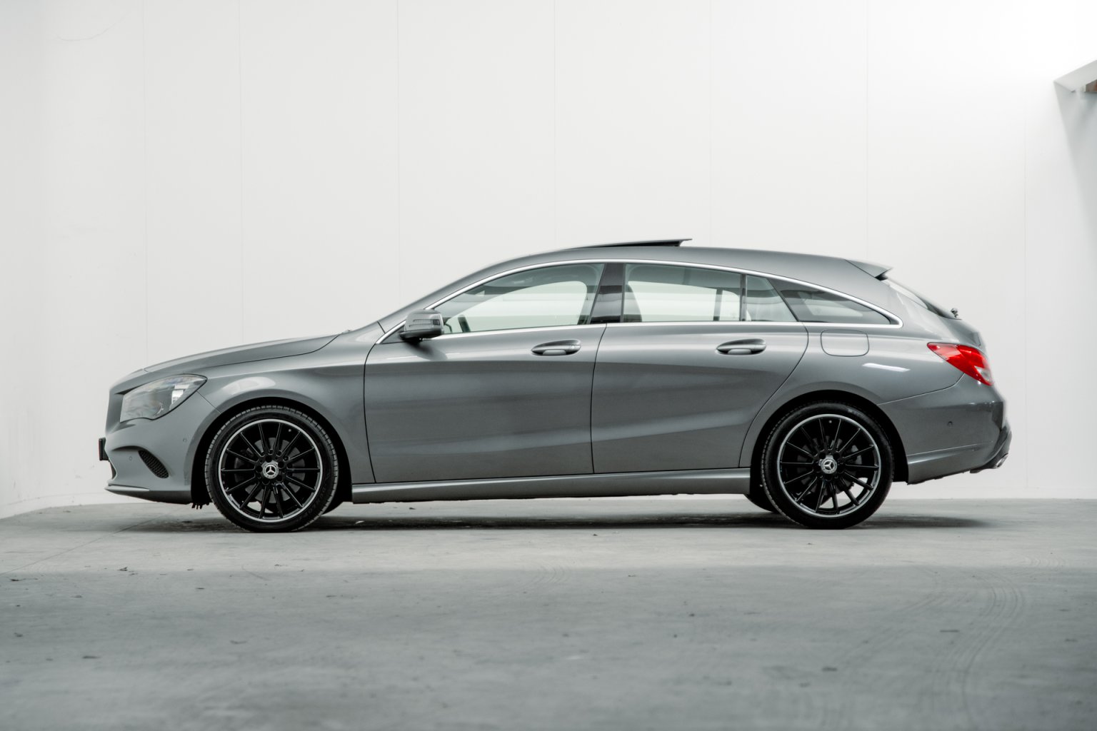 Mercedes CLA 250 Shooting Brake - Cars Forever