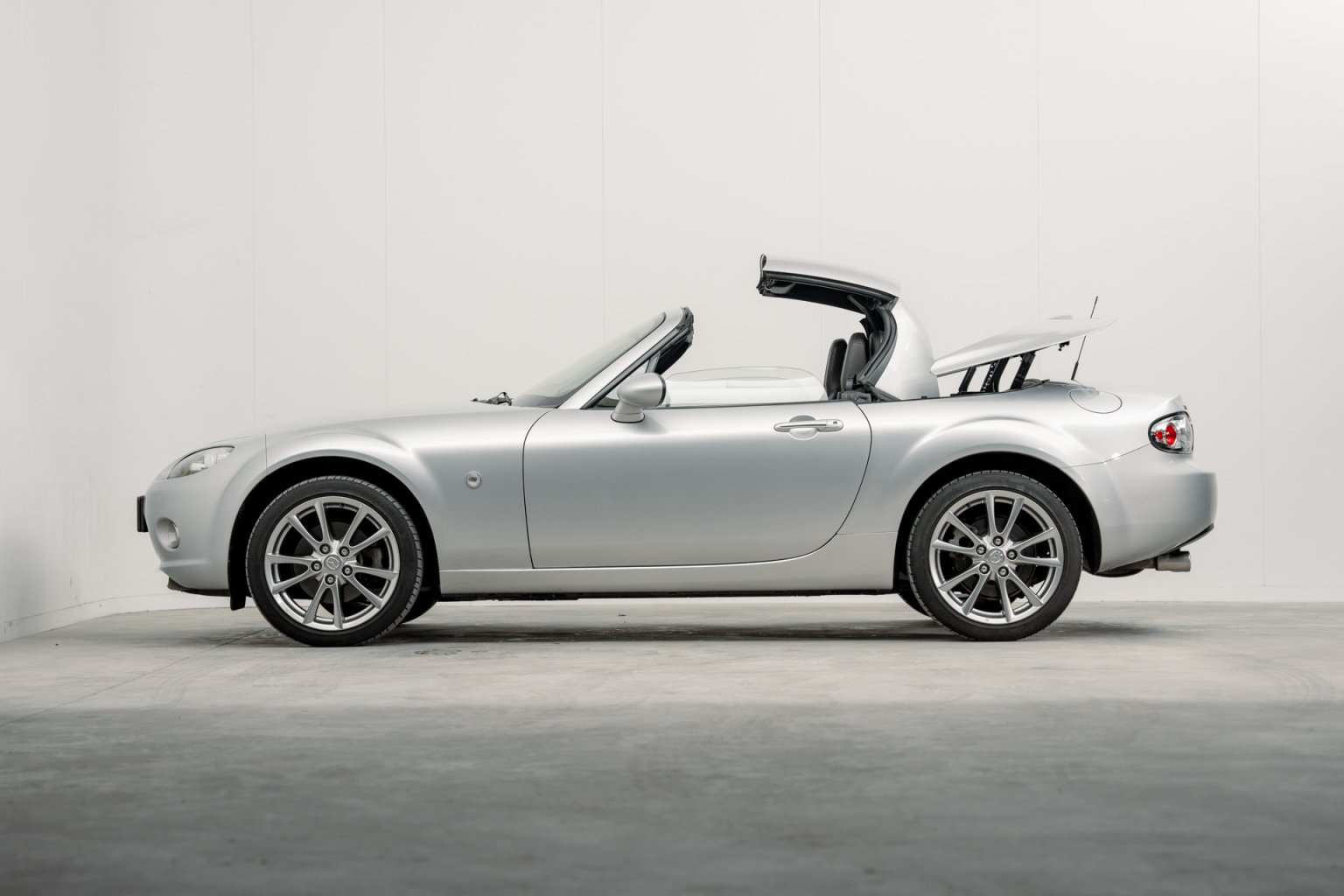 Mazda MX-5 RC 2.0i Niseko - Cars Forever